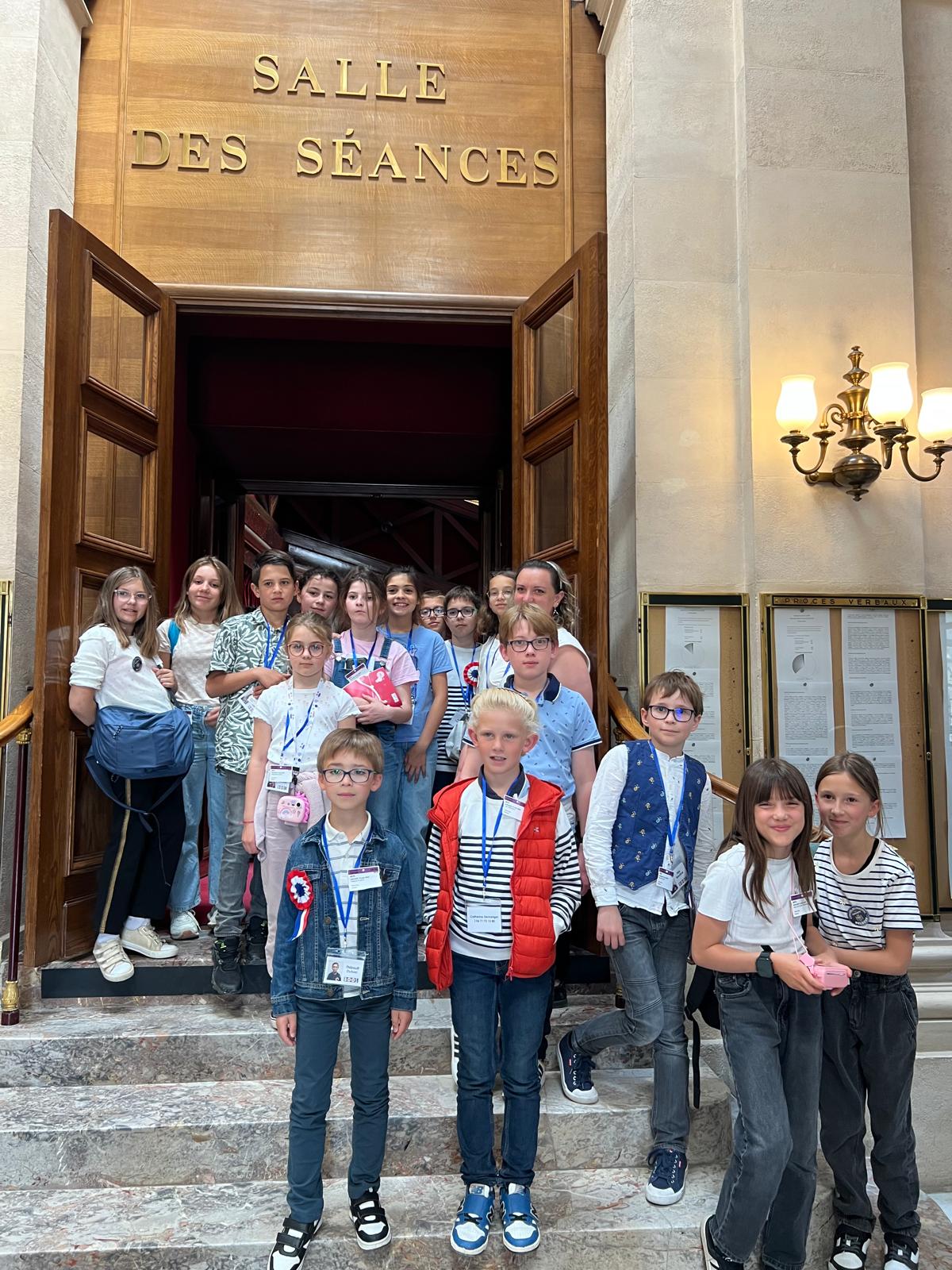 Mairie de Boos - Le CME en visite à l'Assemblée Nationale - Mairie de Boos